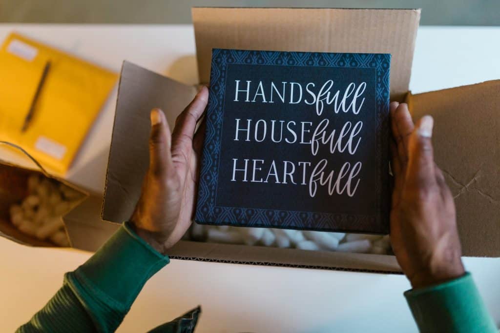 7-Inch Digital Photo Frames Explained in 5-Minutes! | Pix-Star Blog